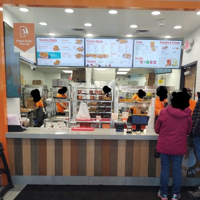 POPEYES LOUISIANA KITCHEN - Updated December 2025 - 24 Photos & 41 ...