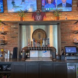 TAPHOUSE6 - Updated November 2025 - 40 Reviews & 24 Photos - 1454 ...