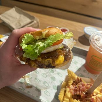 SHAKE SHACK COSTA MESA - Updated July 2025 - 124 Photos & 127 Reviews - 329 East 17th St, Costa ...