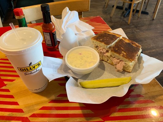 DILLY’S DELI - 108 Photos & 199 Reviews - 3330 S Price Rd, Tempe ...