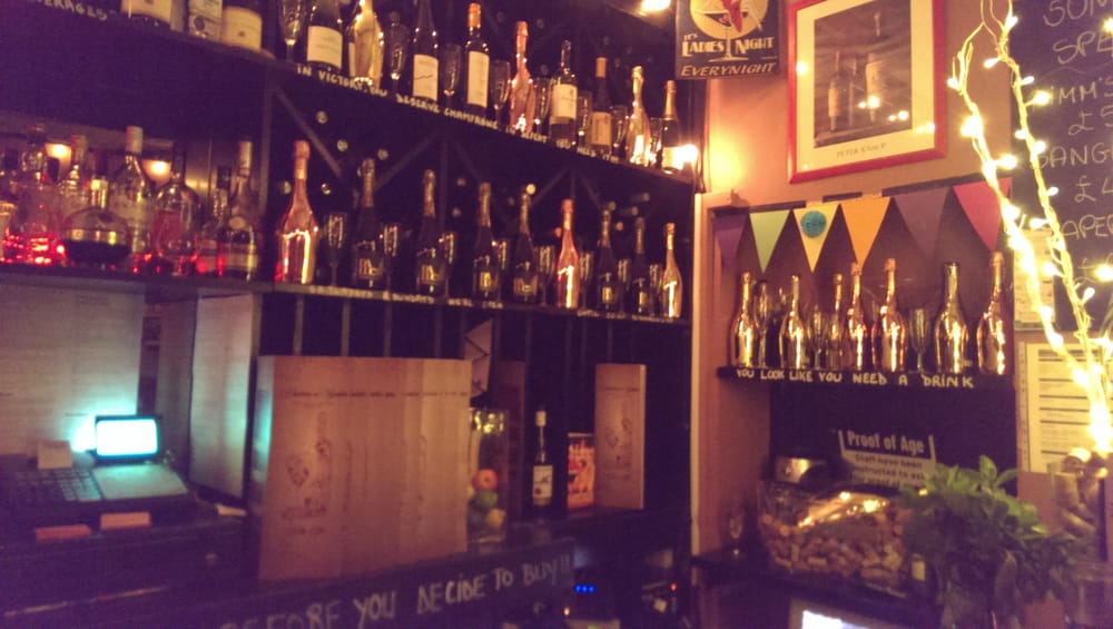 VINOTEQUE OF SURBITON - 12 Claremont Road, Surbiton, London, United ...