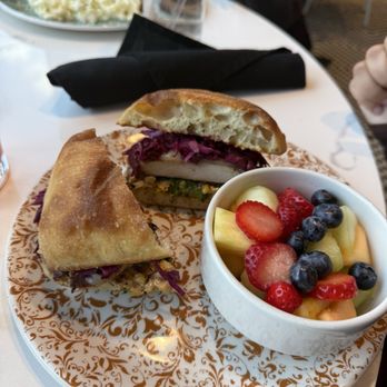 THE GREAT COMMONER - Updated July 2025 - 628 Photos & 326 Reviews ...