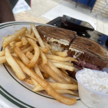 PUTNAM RESTAURANT - Updated March 2025 - 67 Photos & 102 Reviews - 373 ...