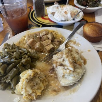 THE ESSO CLUB - Updated 2024 - 72 Photos & 109 Reviews - 129 Old ...