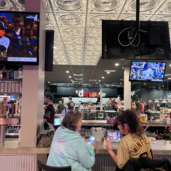 THE DOG HOUSE BAR AND GRILL - Updated December 2025 - 81 Photos & 52 ...