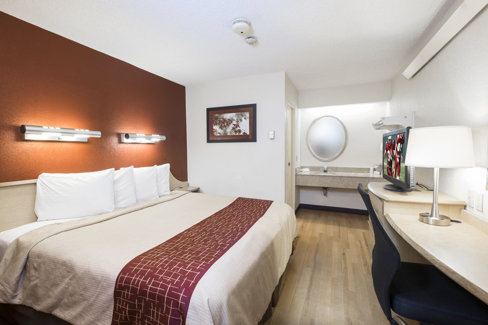 RED ROOF INN DETROIT - WARREN - Updated January 2026 - 71 Photos & 35 ...