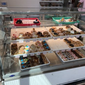 YONUTZ DONUTS AND ICE CREAM - Updated March 2025 - 96 Photos & 76 ...