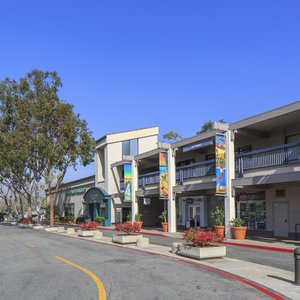 AMC WOODBRIDGE 5 - Updated February 2025 - 103 Photos & 641 Reviews ...