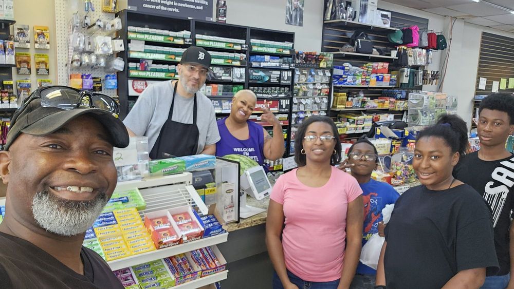 SNAPPY SACKER GROCERY - Updated December 2025 - 701 E Raines Rd ...