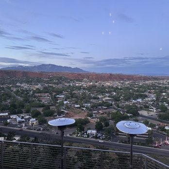 CLIFFSIDE RESTAURANT - Updated October 2024 - 902 Photos & 895 Reviews ...