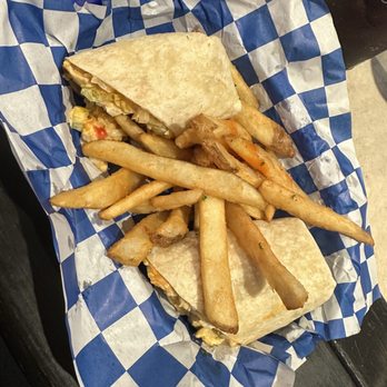 GATOR’S GRILL AND SPIRITS - Updated December 2025 - 37 Photos & 57 ...