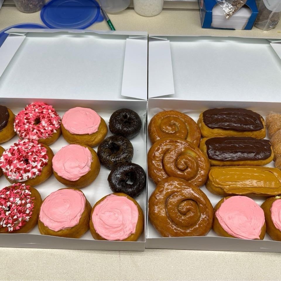 HALLS ITTY BITTY BAKERY - Updated February 2026 - 111 S Adams Ave, Fowler, Indiana - Bakeries ...