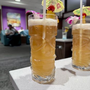 Honolulu DELTA SKY CLUB - Updated November 2024 - 472 Photos & 124 ...