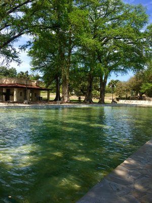 OLMOS PARK TERRACE - Updated December 2025 - 10 Photos - 201 W Mandalay ...