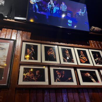 THE SAXON PUB - Updated January 2026 - 193 Photos & 223 Reviews - 1320 ...