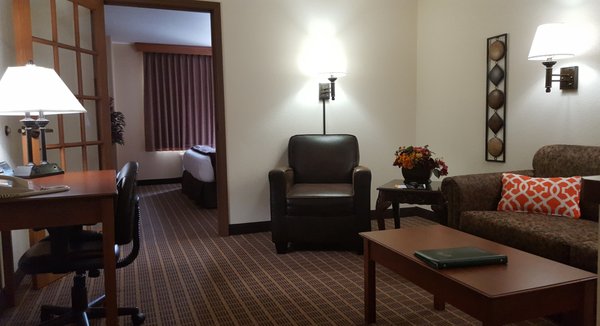 EXPRESSWAY SUITES - 28 Photos & 12 Reviews - 4303 17th Ave S, Fargo, ND ...