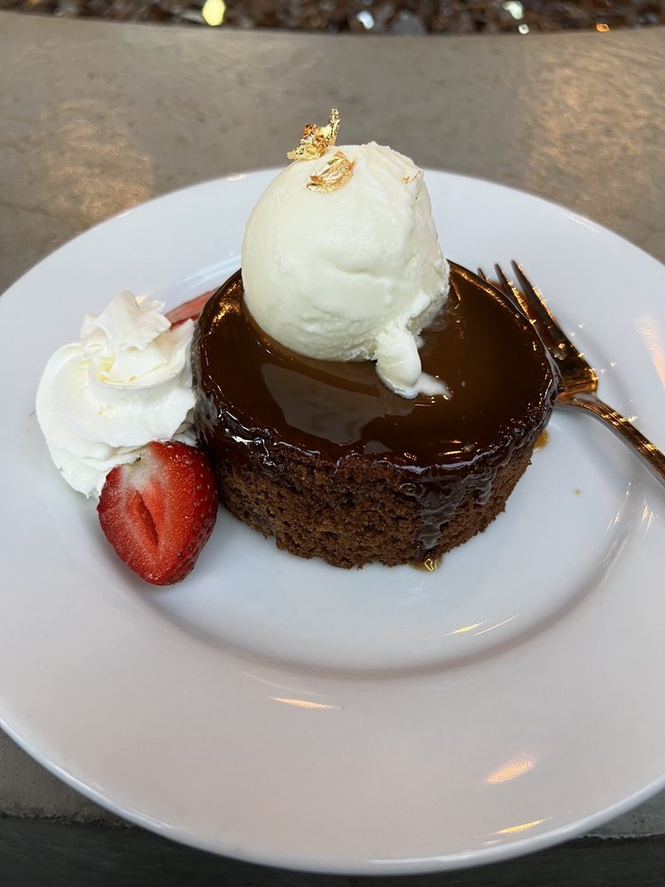 Q CIGAR ROOM - Updated August 2025 - 14 Photos - 21557 Chief Lapotac ...