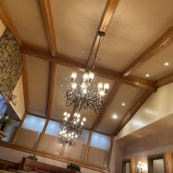 CHARLIES LAKESIDE RESTAURANT & LOUNGE - Updated January 2026 - 55 ...