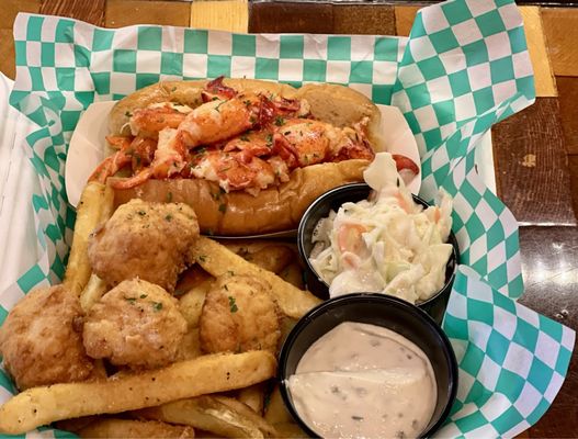 THE INISHSHOR - Updated August 2024 - 13 Photos - 16 Main St ...