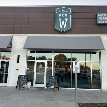 PUB W - Updated November 2025 - 336 Photos & 264 Reviews - 4830 E 61st ...