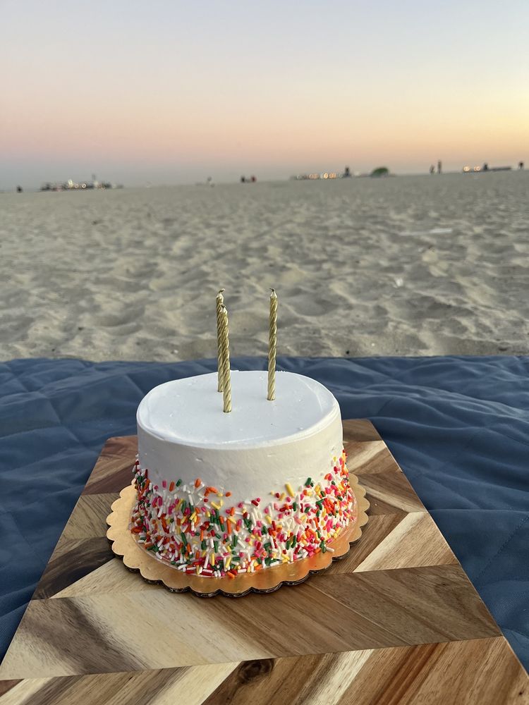 HAPPY BAKERY - Updated January 2026 - 87 Photos & 104 Reviews - 5165 ...