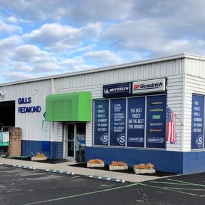 LES SCHWAB TIRE CENTER - Updated October 2025 - 1776 S Hwy 97, Redmond ...