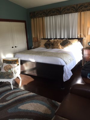 RASPBERRY RIDGE FARM - 21614 Big Valley Rd, Poulsbo, Washington - Bed ...