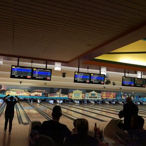 EDISON PARK BOWL - Bowling - 6713 N Olmsted Ave, Edison Park, Chicago ...