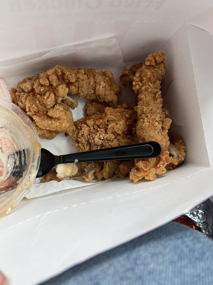 KFC - Updated October 2025 - 31 Reviews - 1719 SW Wickiup Ave, Redmond ...