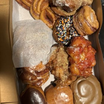 DONUT NOOK - Updated May 2025 - 105 Photos & 197 Reviews - 4403 NE St ...