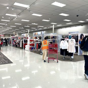 TARGET - Updated November 2025 - 177 Photos & 109 Reviews - 900 Bergen ...