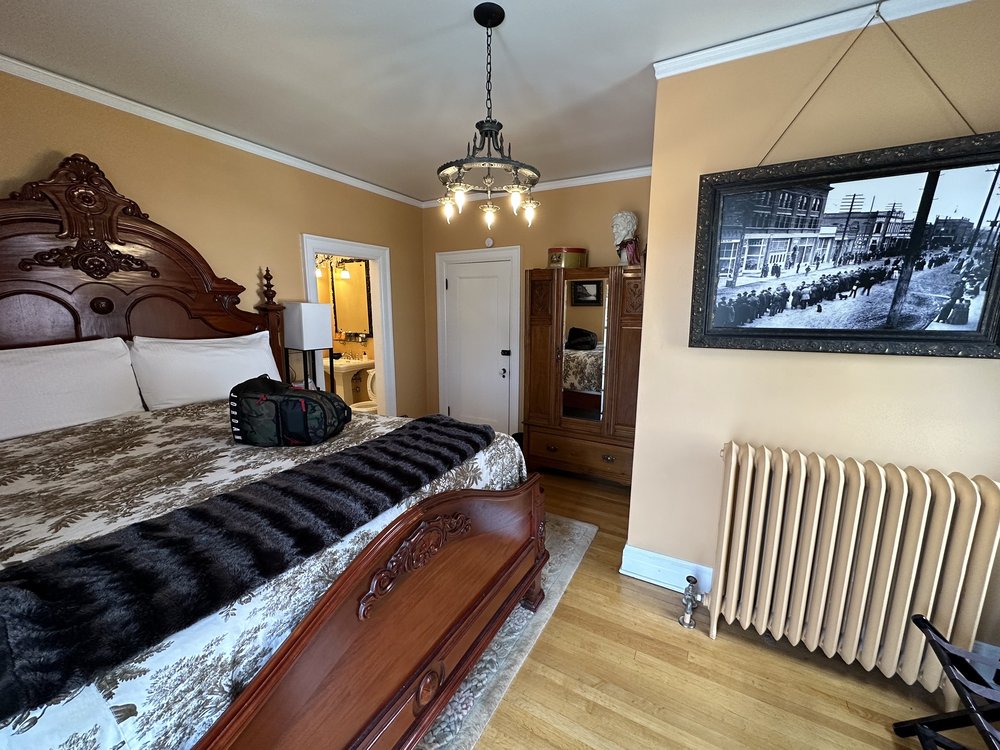 PENDLETON HOUSE HISTORIC INN - Updated 05/2025 - 311 N Main St ...