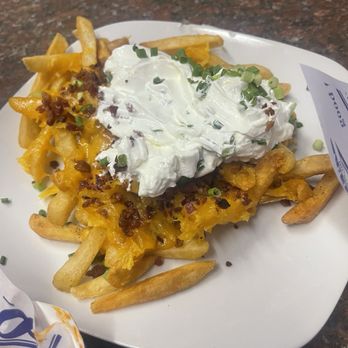 THE 528 TAVERN - Updated January 2026 - 21 Photos & 42 Reviews - 111 N ...