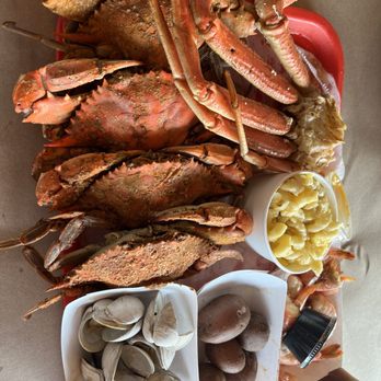 Avery's seafood store