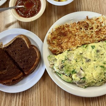 ANTIQUE ROW CAFE - Updated December 2025 - 334 Photos & 347 Reviews ...