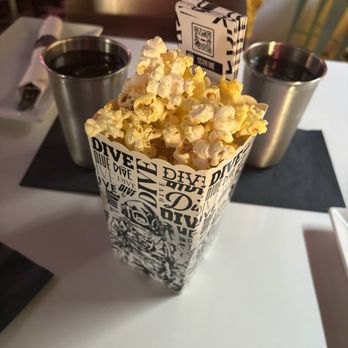 DIVE BAR LIC - Updated October 2025 - 285 Photos & 105 Reviews - 33-10 ...