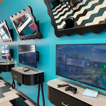 FUNKY SCISSORS - Updated October 2025 - 10 Photos - 8655 Sancus Blvd ...