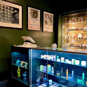 BLUNT DC - Updated July 2025 - 11 Photos - 1606 K St NW, Washington ...