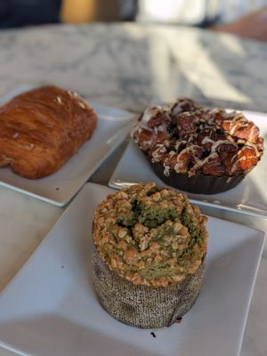 FRESH FLOURS - Updated December 2025 - 272 Photos & 199 Reviews - 1624 ...