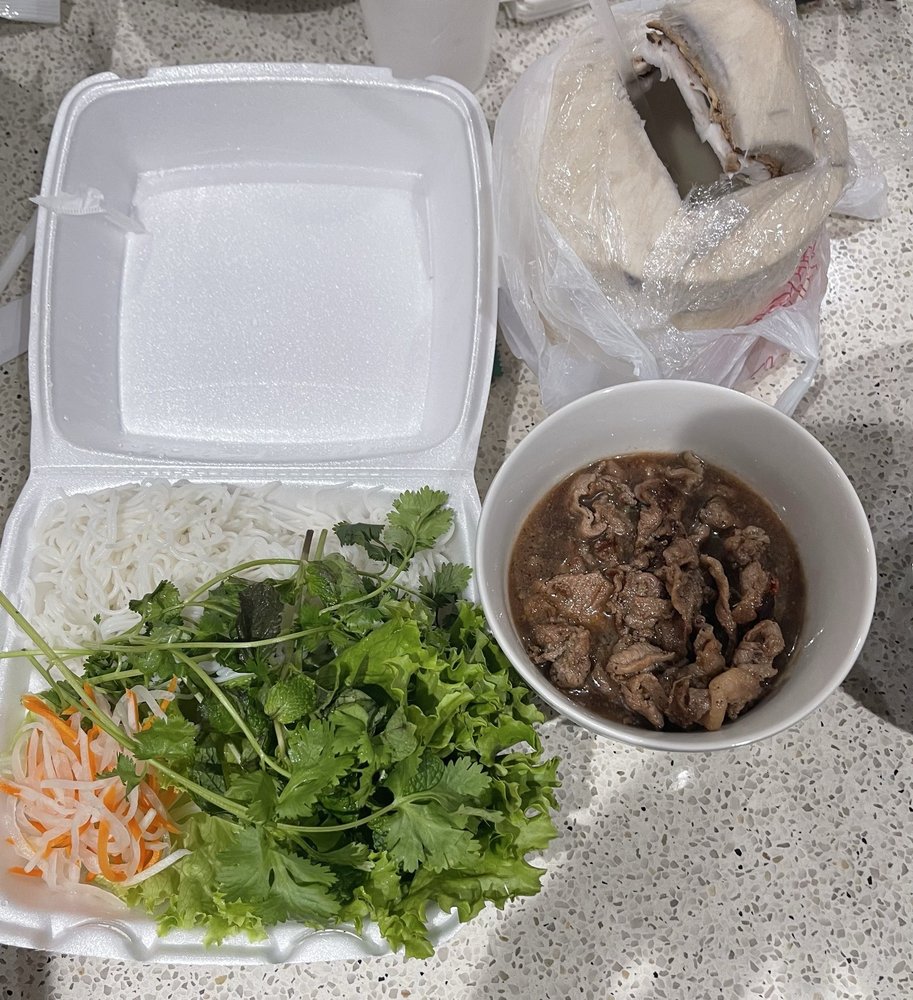 PHO HOLY - Updated February 2025 - 22 Photos & 25 Reviews - 558 S ...