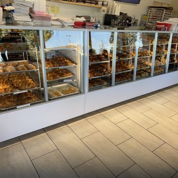 ROCKLIN DONUTS & CINNAMON - Updated December 2024 - 619 Photos & 581 ...