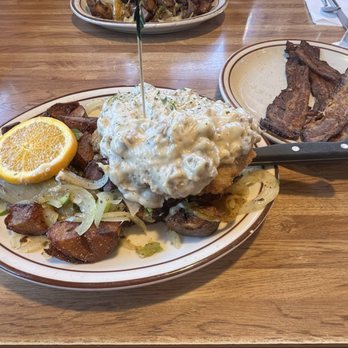 TOTEM FAMILY DINING - Updated December 2025 - 495 Photos & 784 Reviews ...