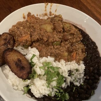 GUAVA’S CUBAN CAFE - 461 Photos & 300 Reviews - 5607 Chicago Ave ...