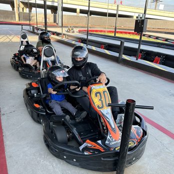 MB2 ENTERTAINMENT BAKERSFIELD - Updated December 2024 - 144 Photos & 52 Reviews - 1251 Oak St ...