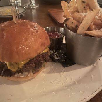 THE FAT LAMB - Updated December 2024 - 577 Photos & 344 Reviews - 2011 ...