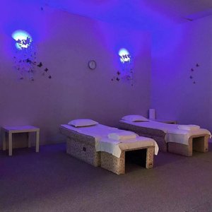 TWO SMILING FEET - Updated January 2025 - 82 Reviews - 1717 NW Market ...