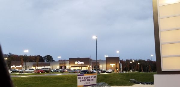 GIANT - Updated October 2025 - 21 Photos & 41 Reviews - 9580 Livingston ...