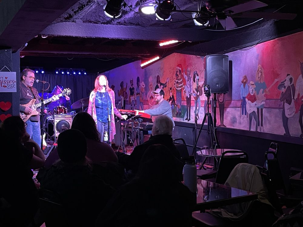 MOONDOGS PUB - Updated May 2026 - 29 Photos & 18 Reviews - 378 Freeport ...