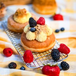 FRIENDLY DONUTS - Updated June 2025 - 3195 Photos & 1672 Reviews - 4442 ...