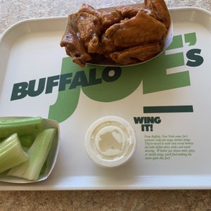 BUFFALO JOE’S - 327 Photos & 819 Reviews - Chicken Wings - 812 Clark St ...